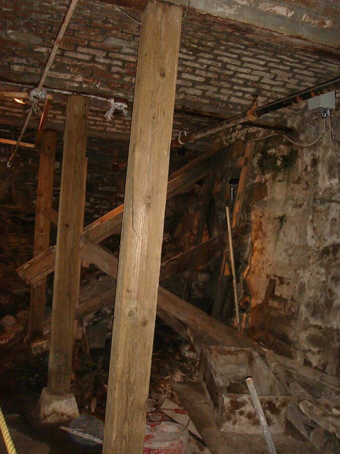 Seattle Underground tunnel with old bricks and storefront remnants
