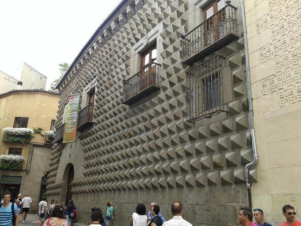 Segovia from the Aqueduct to the Alcazar: A Self-Guided Audio Tour - What to Expect and Why It Works