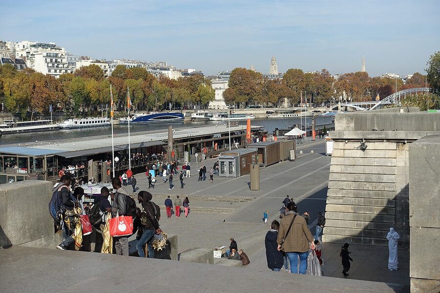 Bateaux Parisiens embarkation pier at Port de la Bourdonnais Paris