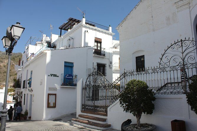 Semi-private Tour to Frigiliana and The Lost Village with lunch included - Transportation and Practicalities