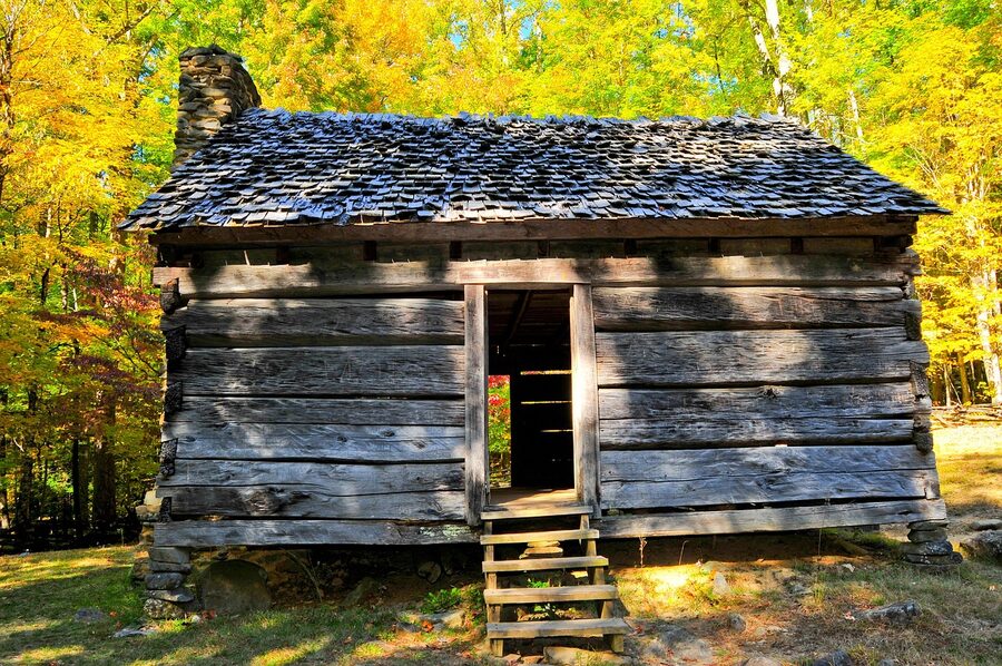Log cabin in the Smoky Mountains near Sevierville