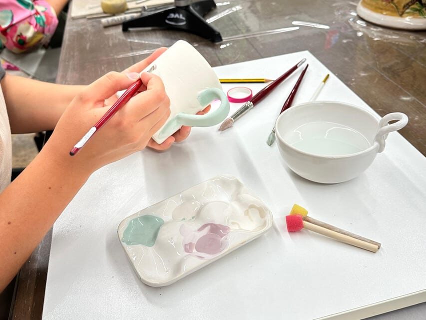 Seville: Ceramic painting workshop - Exploring the Ceramics Workshop in Seville