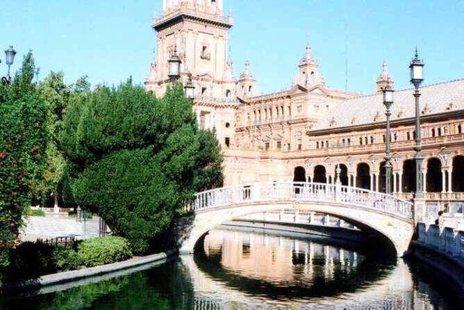 Seville Sightseeing Tour with Alcazar and Cathedral Tickets - The Experience: Transportation, Guides, and Organization