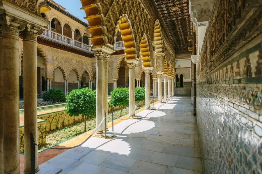 Seville: Tour Alcázar, Cathedral & Giralda Priority Access - The Itinerary in Detail