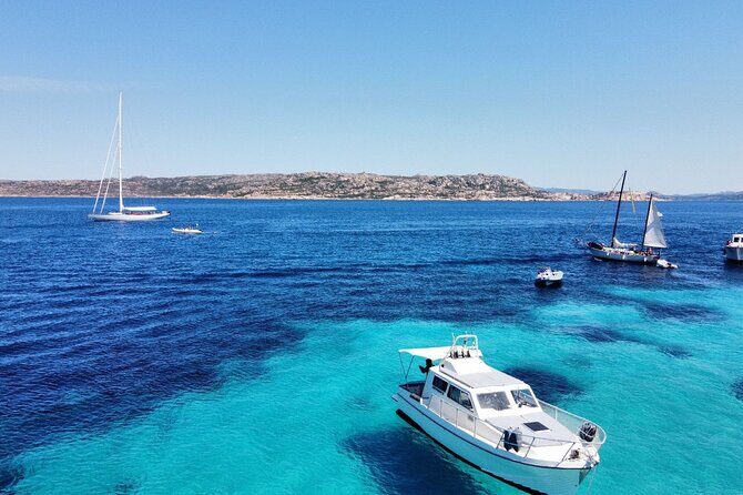 Shared boat tour, with free lunch and drinks - Food, Drinks, and Onboard Comfort