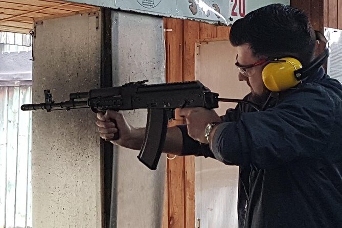 Shooting Krakow+REAL GUN+priv round trip transfer from your hotel - An In-Depth Look at the Shooting Experience in Krakow