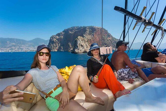 Side-Alanya: Pirate Yacht Tour (Legend Big Kral) with Lunch-Drink - Unpacking the Itinerary: What to Expect