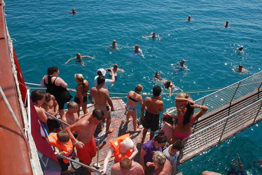 Side: Dolphin Island Boat Tour, Lunch, Sotf Drinks& Swimming - Food, Drinks, and Relaxation