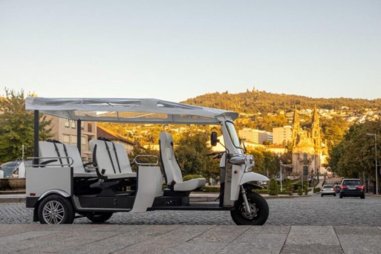 Sightseeing Tours by Electric Tuk-Tuk in Guimarães - The Itinerary: What You Can Expect