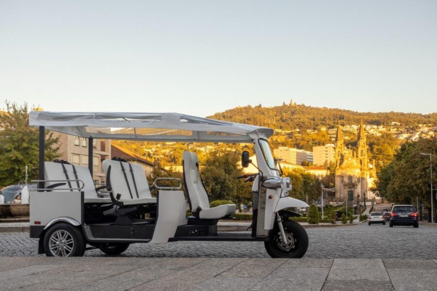 Sightseeing Tours by Electric Tuk-Tuk in Guimarães - The Itinerary: What You Can Expect