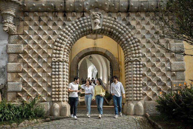 Sintra & Cabo da Roca 4WD Tour with Pena Palace Visit - FAQ