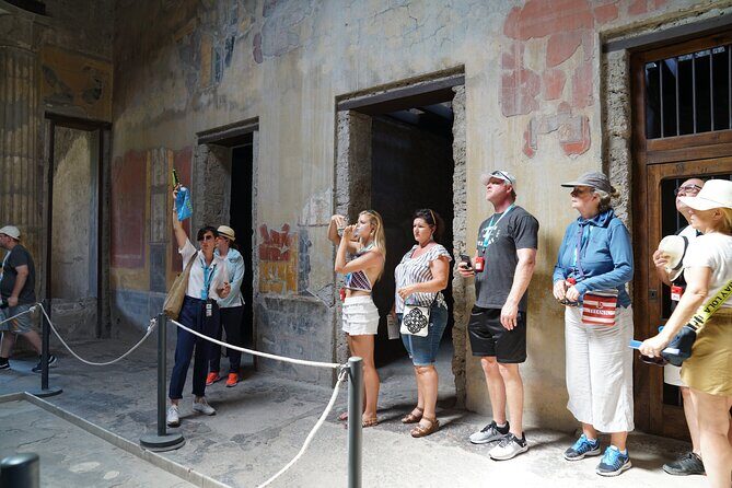 Skip-the-Line Pompeii Guided Tour from Naples - What Makes This Tour Stand Out?