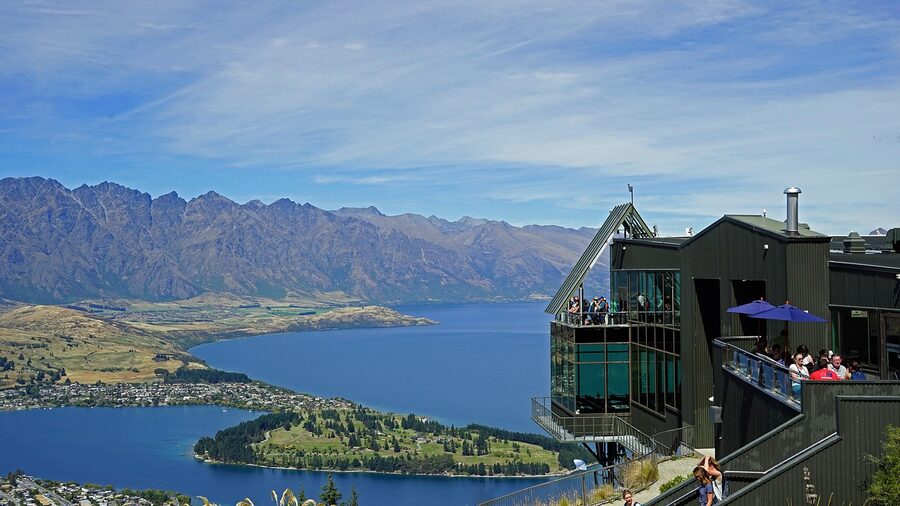 Lake Wakatipu and Queenstown panorama from Bobs Peak