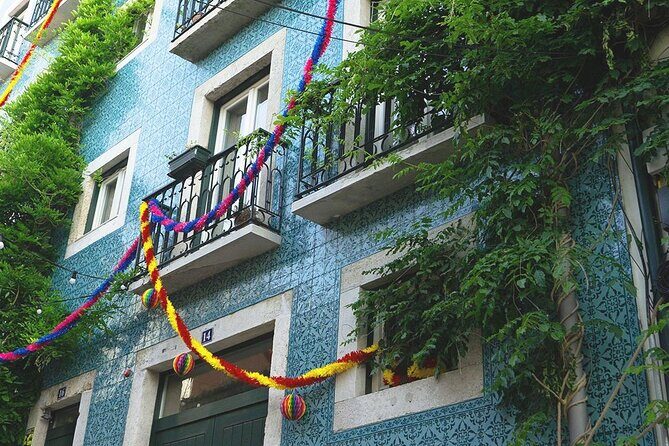 Small group Lisbon Walking Tour - The Authentic Touch: Why This Tour Works