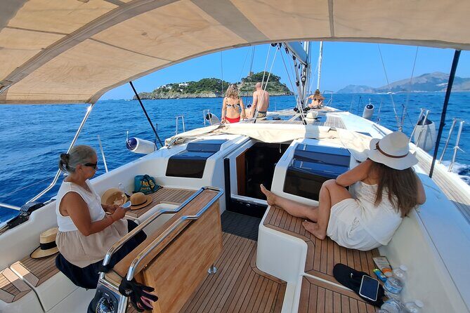 Small Group Sailing Tour in Amalfi Coast with Aperitif - The Experience: What Travelers Are Saying