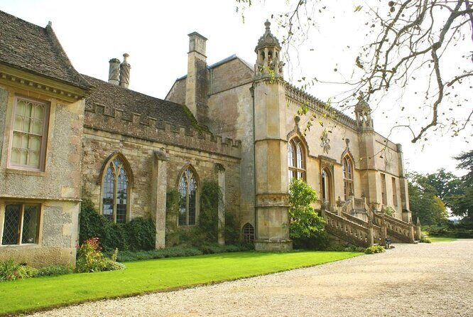 Small-Group to Bath, Lacock, Avebury and Stonehenge from London - Transportation and Group Dynamics