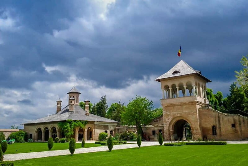 Small Group Tour to Mogosoaia Palace & Snagov Monastery - The Drive: Scenic and Relaxing