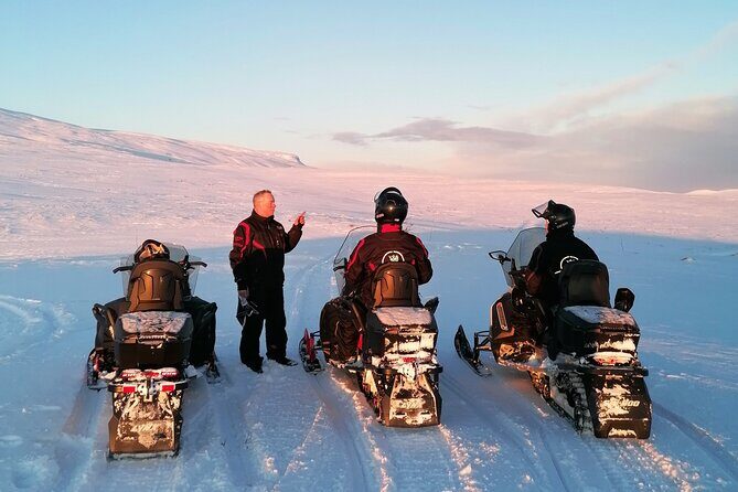 Snowmobile safari in the mountain plateau of Finnmarksvidda - Pricing and Value