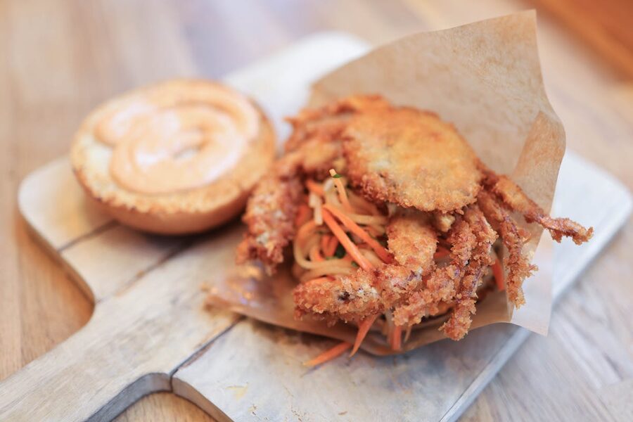Crispy soft shell crab sandwich with savory sauce