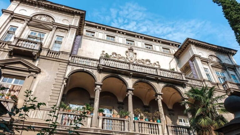 Sololaki - Urban Legends Walk of Bourgeoisie & Haunted Flats - Architectural Highlights You’ll Encounter