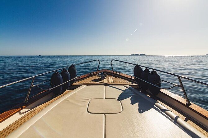 Sorrento to Capri Private Boat Experience on a Gozzo Apreamare 10 - FAQs