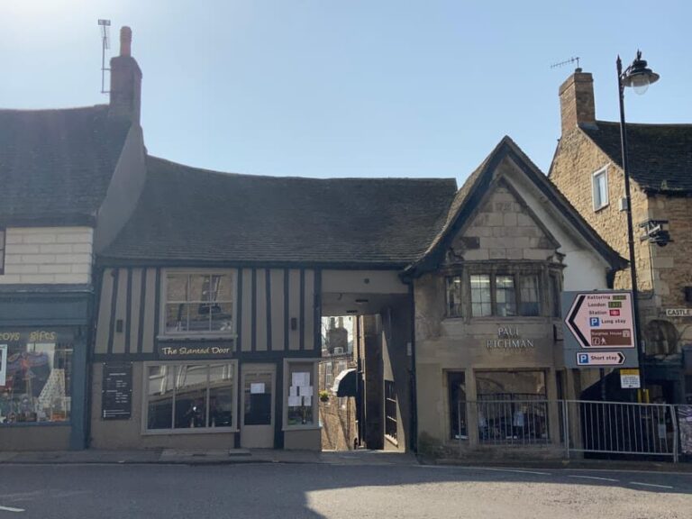 Stamford: Guided Walking Tour of Stamford - The Itinerary: A Walk Through Time