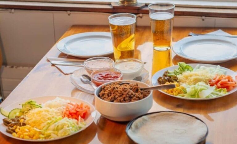 Stockholm All-You-Can-Eat Shrimp or Tacos Cruise & Coverband - The Itinerary Breakdown: What to Expect