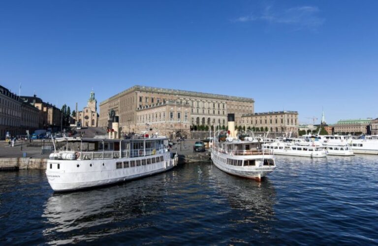 Stockholm: Old Town Walking Tour w/ Vasa Museum & Boat Ride - Exploring Stockholm’s Old Town