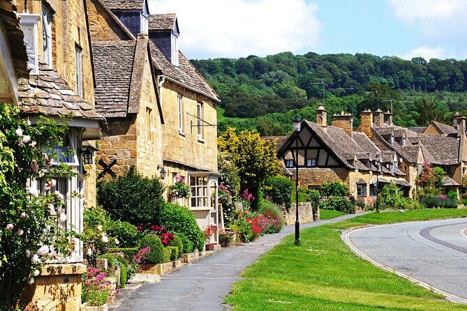 Stratford-upon-Avon and the Cotswolds - Day Tour from Brighton - Transportation and Group Experience