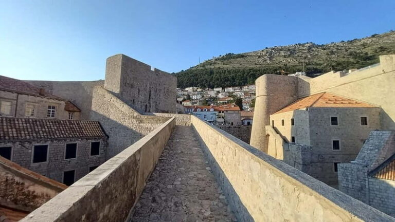 Sunset Wall Walk: 75-Minute Guided Tour & Free Exploration - The Value of the Sunset Wall Walk