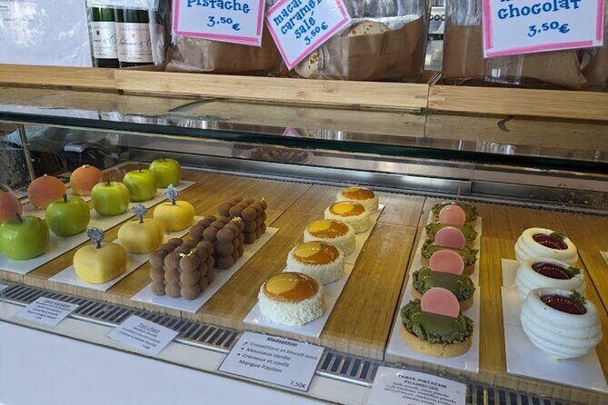 Sweet walking food tour in Paris with local guide - What to Expect from the Experience