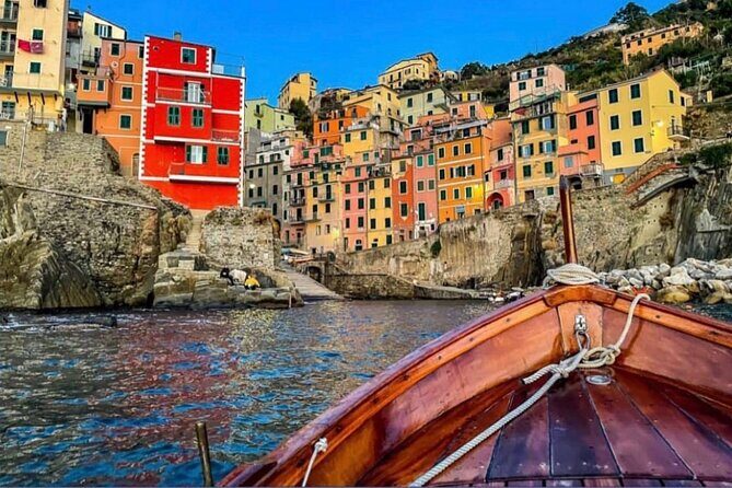 Swim&Enjoy 5 terre on the PINK Hyena with Captain Jenny! - Who Will Love This Tour?