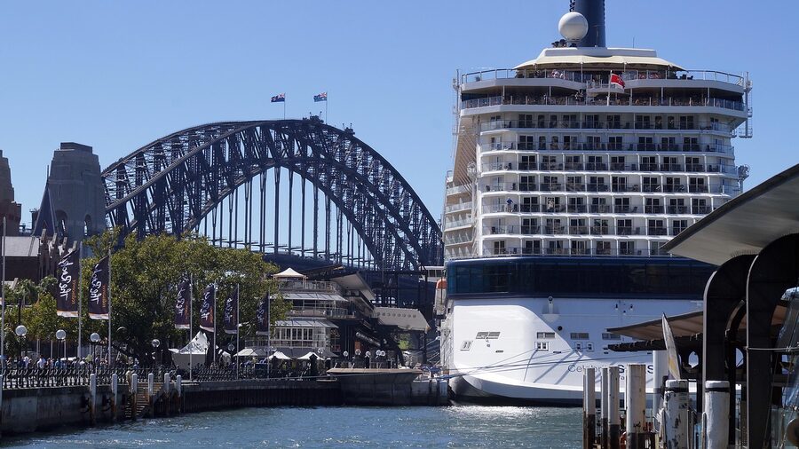 Cruise ship at Sydney Harbour Bridge
