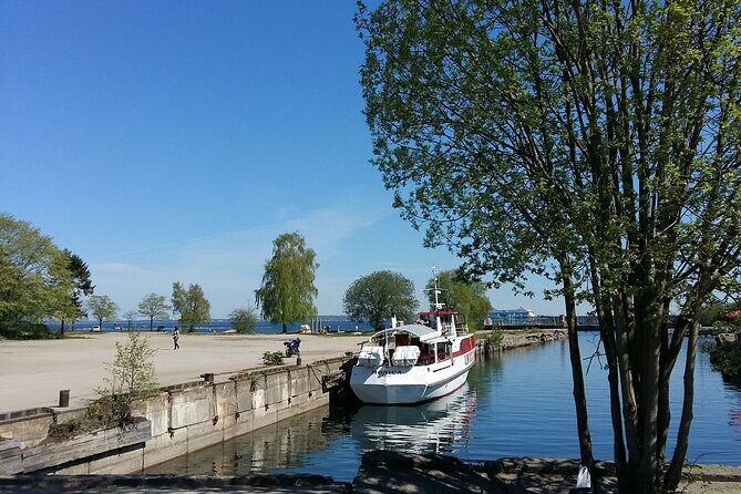 Tallinn Private Walking Tour with a Local - The Guides: Knowledgeable, Friendly, and Passionate