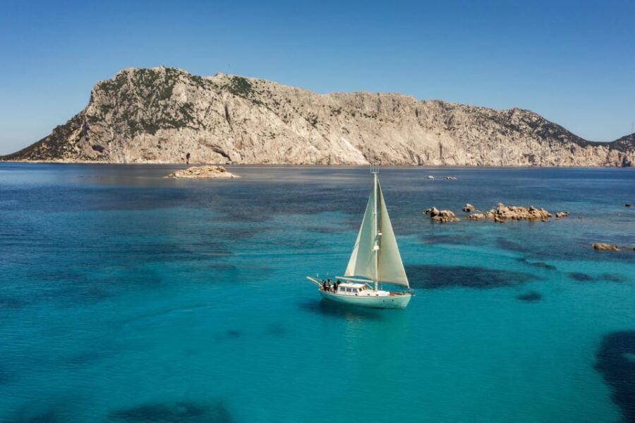 TAVOLARA TOUR WITH 15 METERS VINTAGE SAILBOAT WITH APERITIF - Who Will Love This Tour?