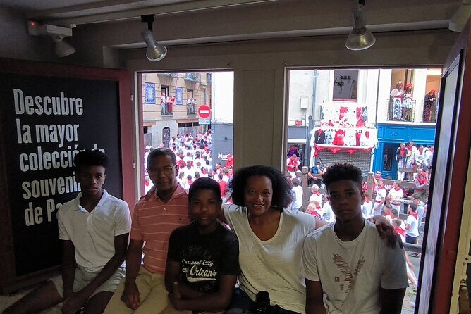 The best San Fermín experience with a balcony and buffet breakfast. - Who Should Consider This Tour?