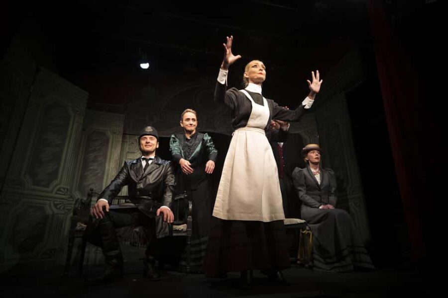 Theatre in Paris: The Bald Soprano (La cantatrice chauve) - What to Expect During the Show