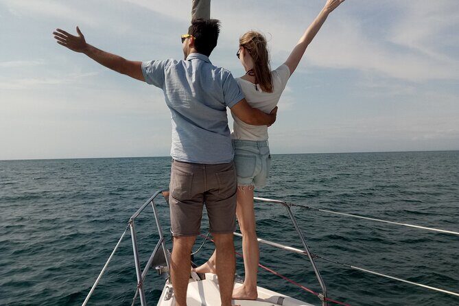 Thessaloniki : Half-Day Sailing Cruise to Shipwreck Bay ! - The Food and Drinks: A Homely Taste of Greece