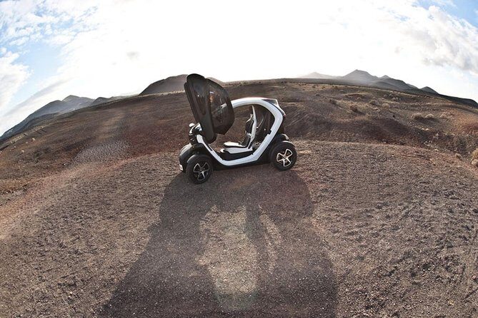 Timanfaya Twizy Tour in Lanzarote - The Vehicles and Driving Experience