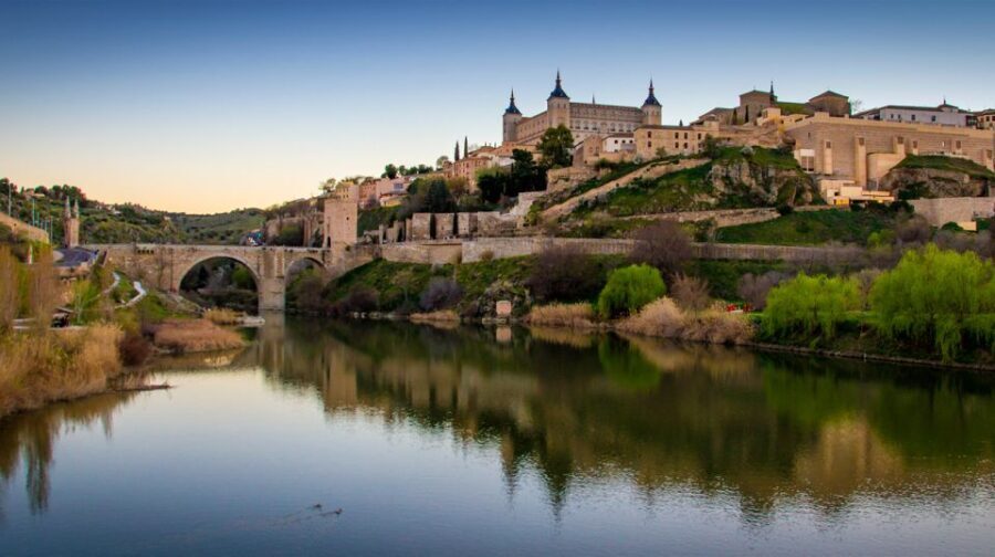 Toledo: Three Cultures Walking Tour in Spanish - Practical Tips for Tour Participants