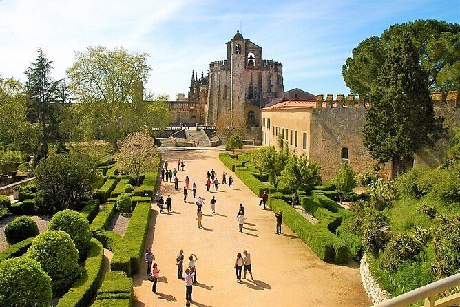 Tomar: Private walking tour to Convent of Christ w/ tickets - Who Would Enjoy This Tour?