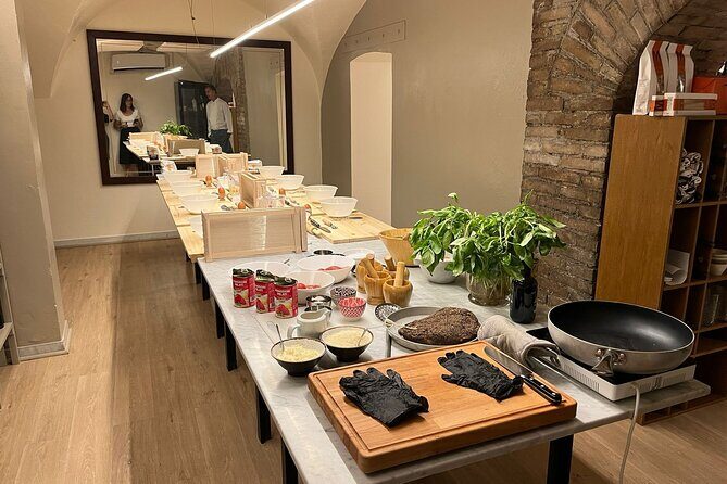 Top Class in Fettuccine, Ravioli, and Tiramisu - Who Will Love This Tour?