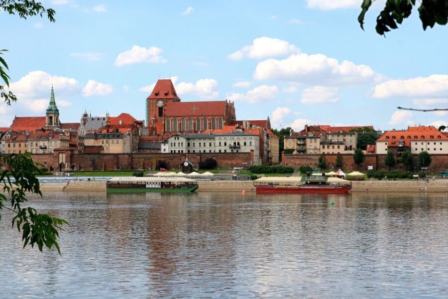 Torun Old Town Highlights Private Walking Tour - Walking Through History: The Itinerary