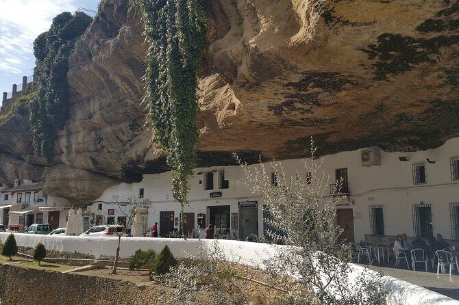 Tour in Ronda with Guided Visit and Setenil de las Bodegas - Why the Bullring and Museum Matter