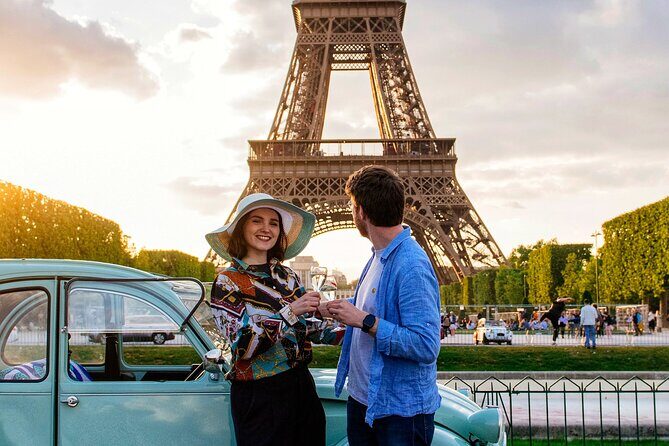 Tour of Paris and Montmartre in 2CV period with Champagne - The Experience: What It Feels Like