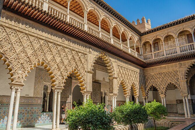 Tour of the Royal Alcazar of Seville, Cathedral and Giralda - Detailed Breakdown of the Tour