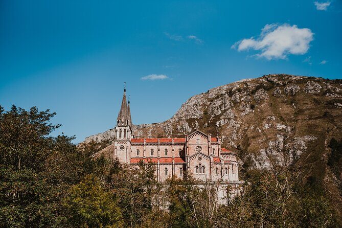 Tour to Lakes of Covadonga, Onís Cangas and Ballasts from Gijón - The Transportation and Overall Experience