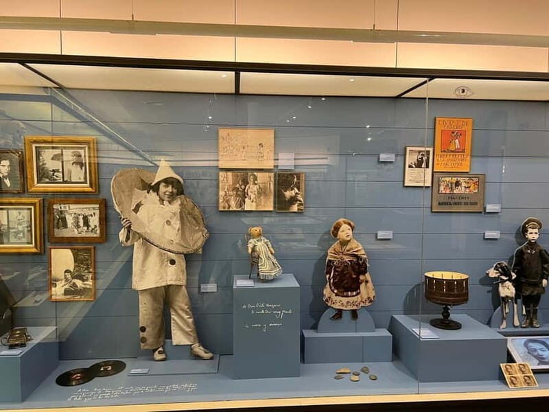 Toy Museum: toys belonging to Anna Maria and Salvador Dalí and García Lorca - Location and Accessibility