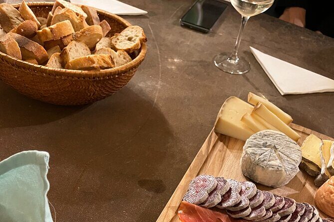 Traditional Gourmet Food & Wine Tour in Bordeaux - What the Food & Wine Tasting Entails