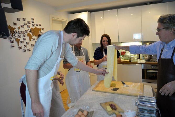 Traditional Home Cooking in Modena,Tagliatelle, Tortelloni & Wine - The Group Size and Atmosphere